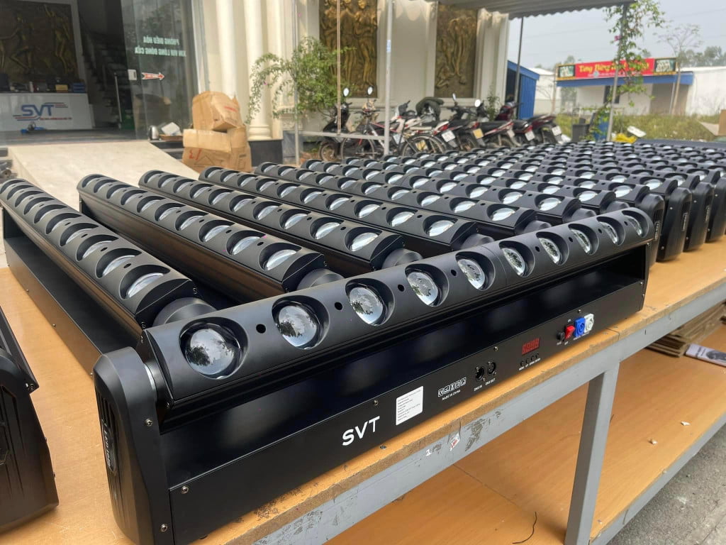 Đèn moving led mành katana 10x40 - Công ty TNHH Ánh sáng Sắc Việt